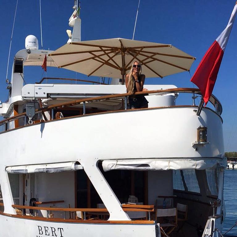 Stern Image Gallery – Luxury Yacht Browser | by CHARTERWORLD Superyacht ...